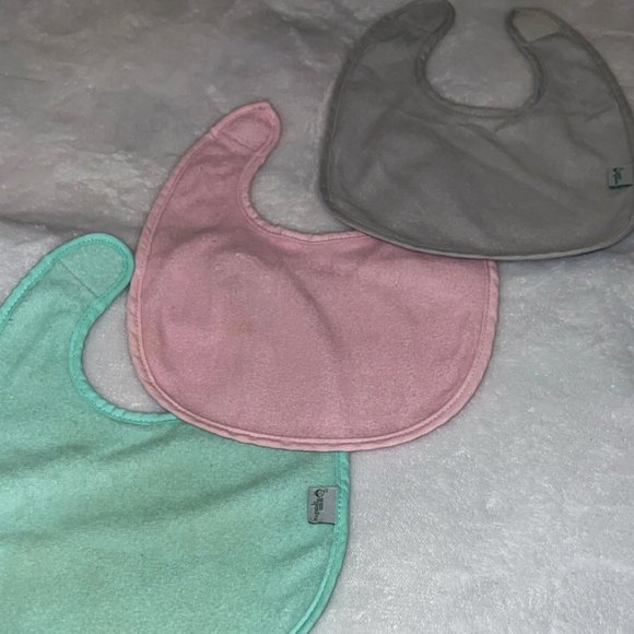Green Sprouts | Accessories | Green Sprouts 3 Pack Baby Bibs 32m Nwot ...